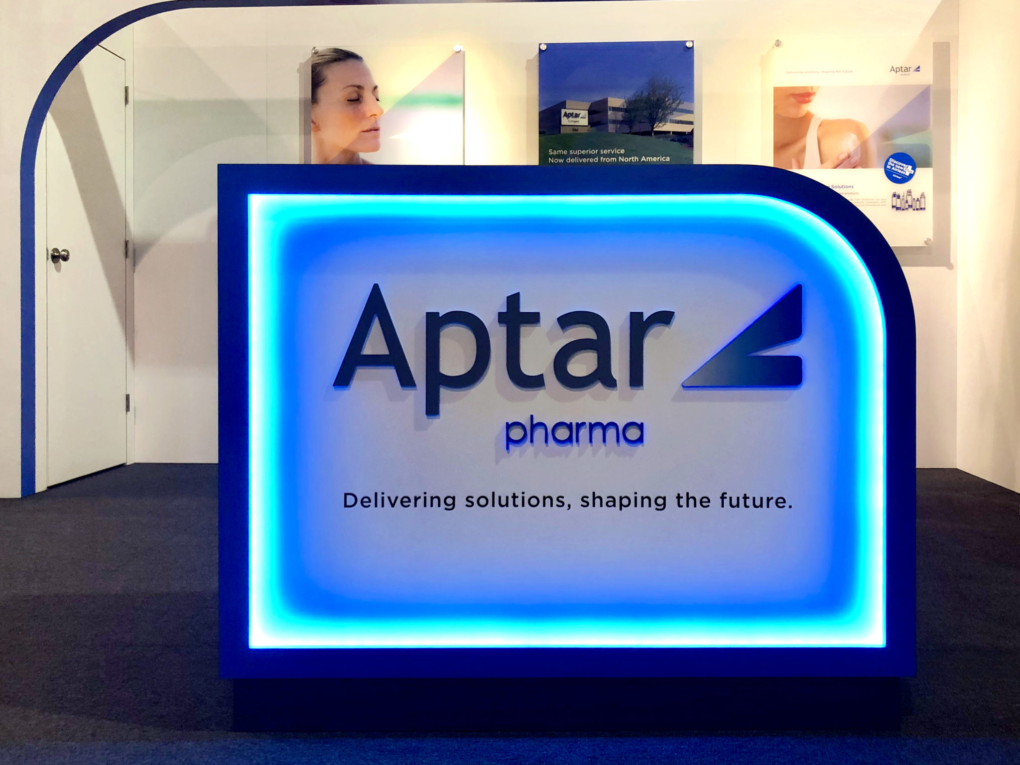 Custom Kiosks, Counters and Workstations - Exhibits, Graphics ...